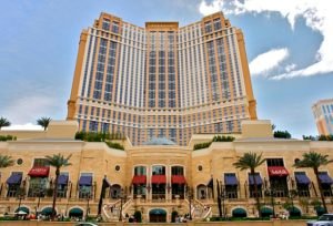 Top 10 Largest Hotels in the United States - Exploring-USA